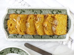 ΚΕΙΚ ΜΕ ΚΑΡΟΤΟ ΤΖΙΝΤΖΕΡ ΚΑΙ ΛΕΥΚΗ ΣΟΚΟΛΑΤΑ - Cooking Rhythms